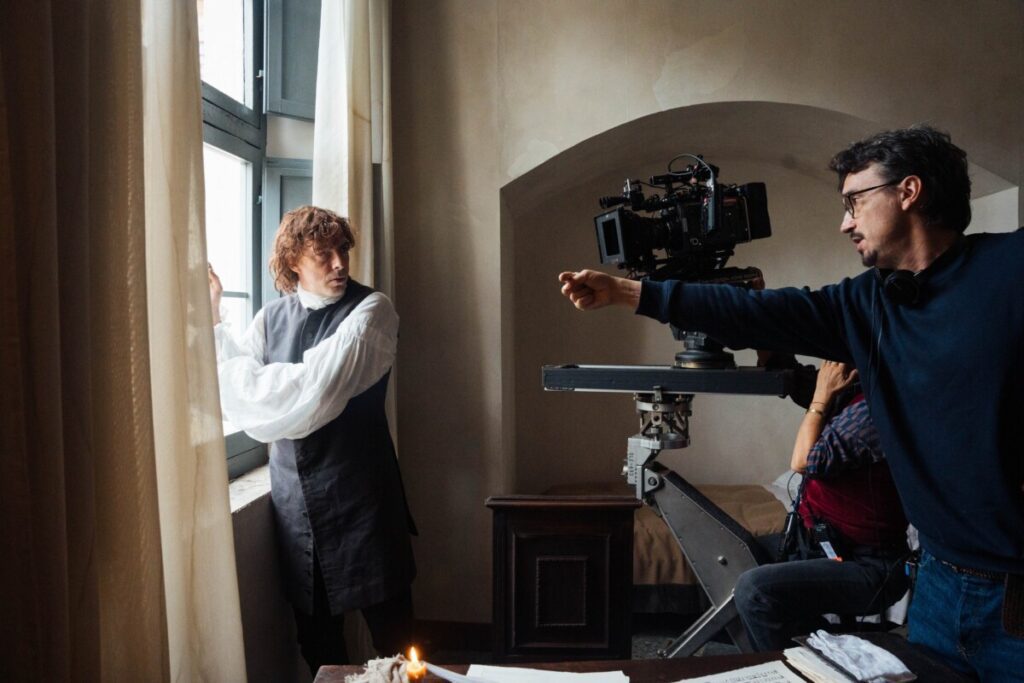 Primavera: Damiano Michieletto, Michele Riondino e Tecla Insolia ...